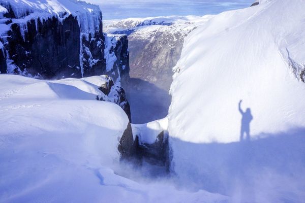 10 Tips for Hiking in Sub Zero Conditions - Much Better Adventures Magazine